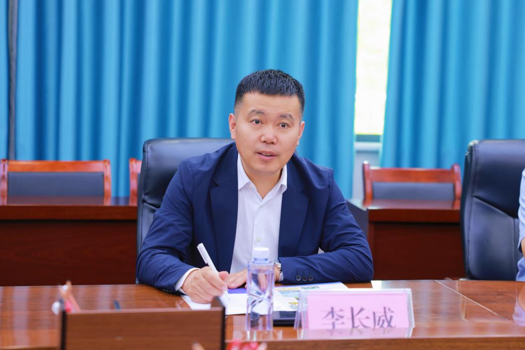 哈尔滨华德学院校长李长威一行来校调研交流-郑州城市职业学院-全国高职三十强院校
